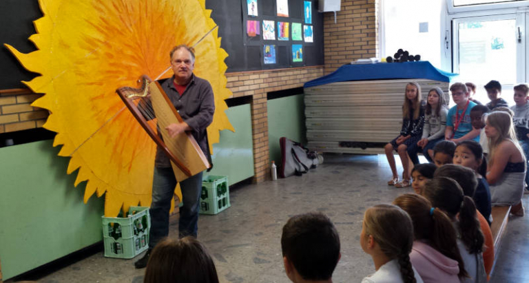 Märchenerzähler Jörn-Uwe Wulf zu Gast in der Feldmark ...